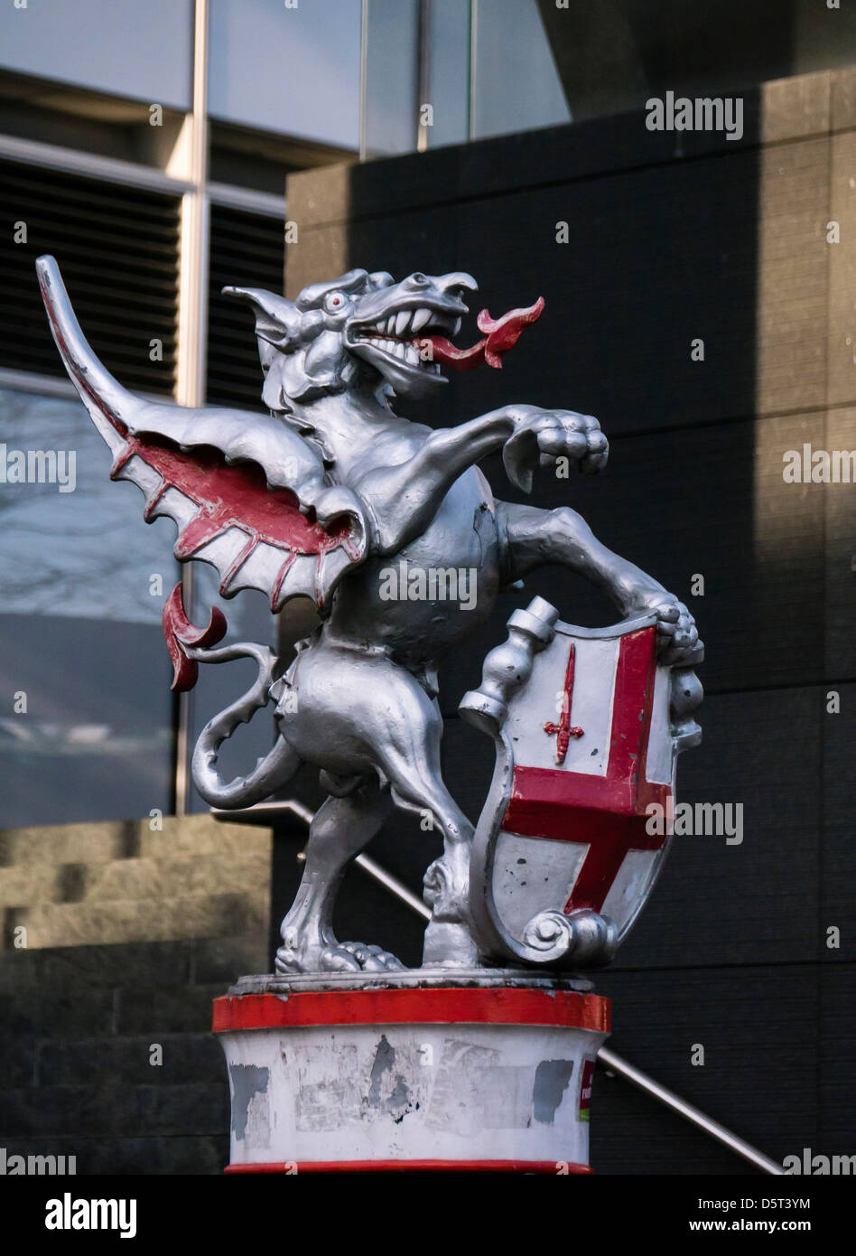 City Of London Dragon Statue High Resolution Stock Photography and ...
