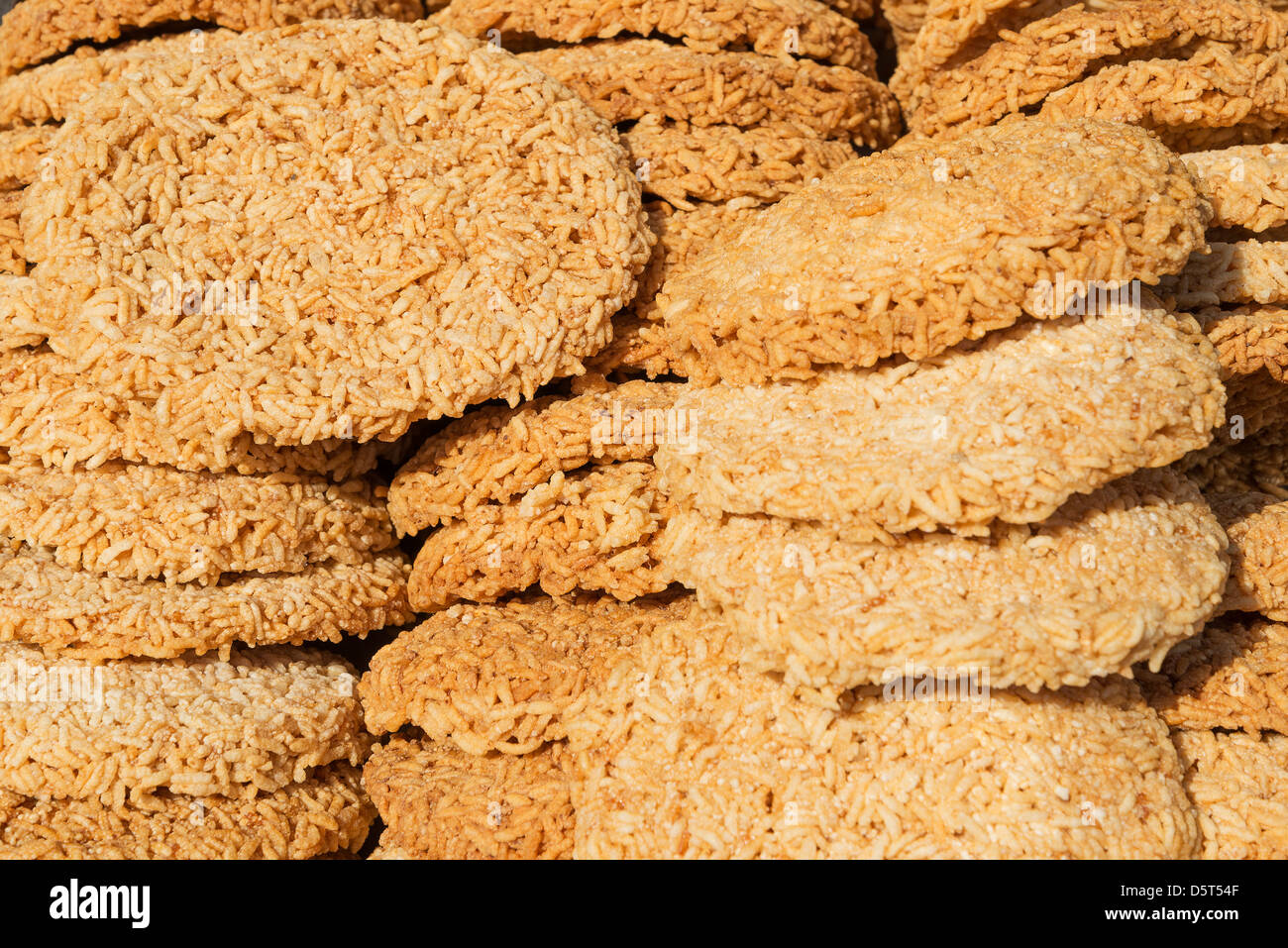 chinese rice cakes in market Stock Photo - Alamy