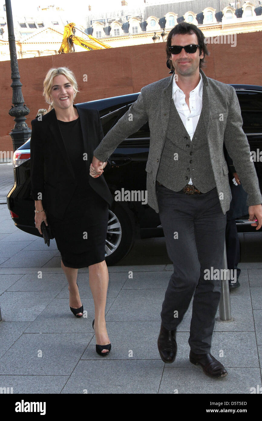 Kate Winslet and boyfriend Ned Rocknroll arrive at The Ritz Hotel in ...