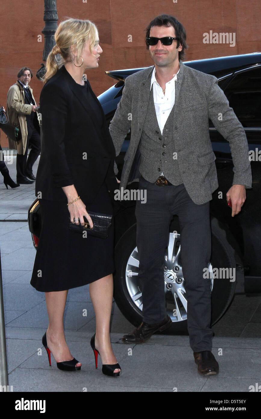 Kate Winslet and boyfriend Ned Rocknroll arrive at The Ritz Hotel in ...