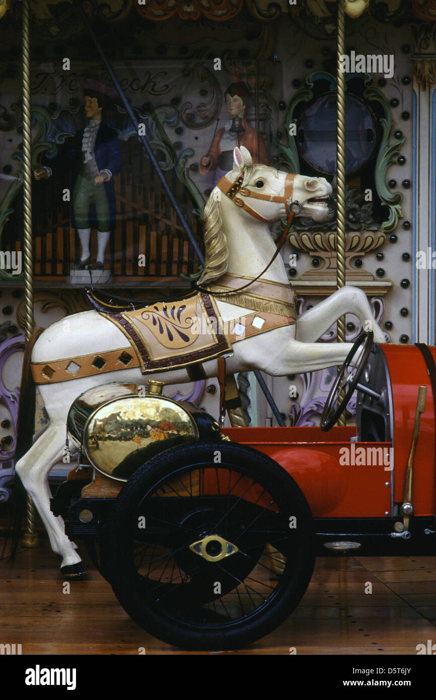 Classic amusement park ride hi-res stock photography and images - Alamy