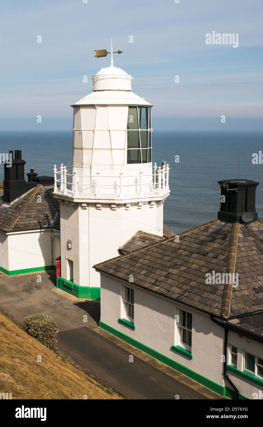 Whitby lighthouses hi-res stock photography and images - Alamy