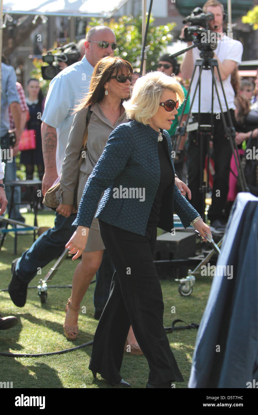 Joan Rivers and daughter Melissa Rivers make an appearance on 'Extra ...