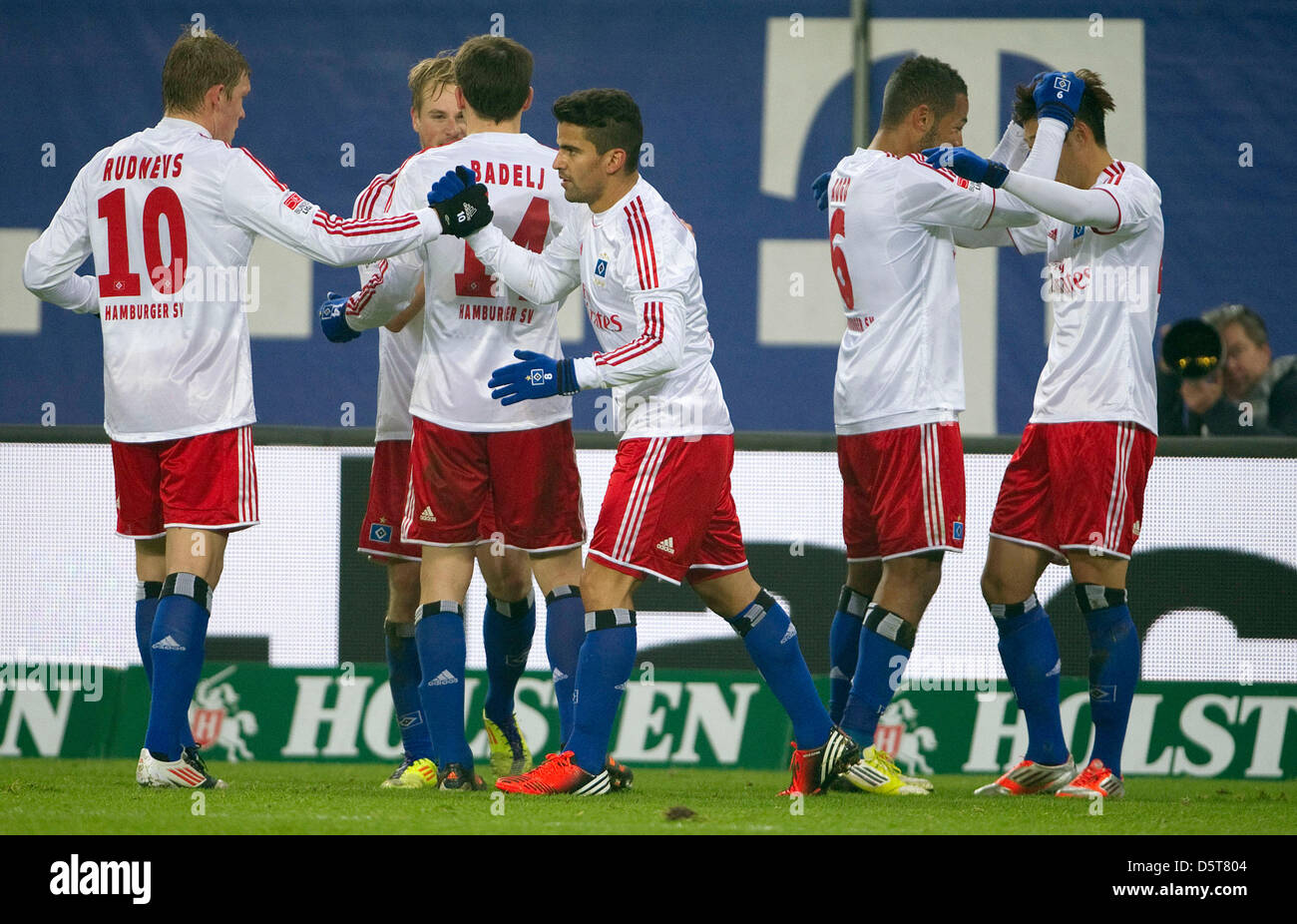 Hamburg's players celebrate their 1-0 victory of the Bundesliga soccer ...
