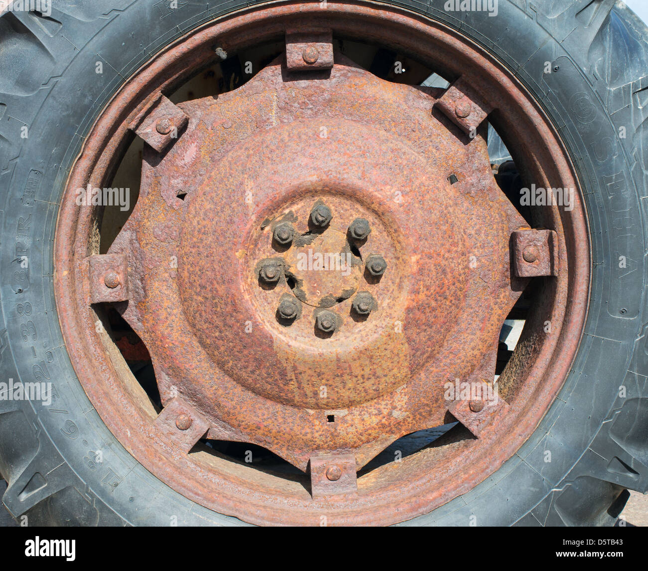 Steel wheel tractor hi-res stock photography and images - Alamy
