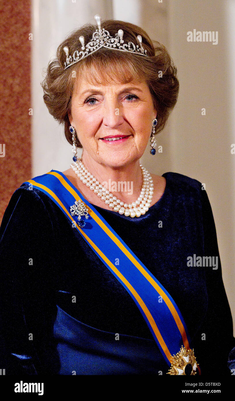 Queen Beatrix and Princess Margriet of The Netherlands and President of ...