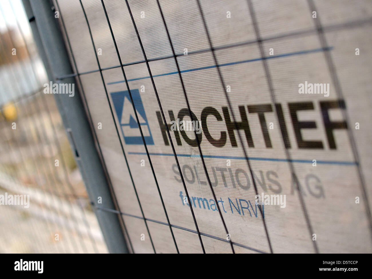 Hochtief logo hi-res stock photography and images - Alamy