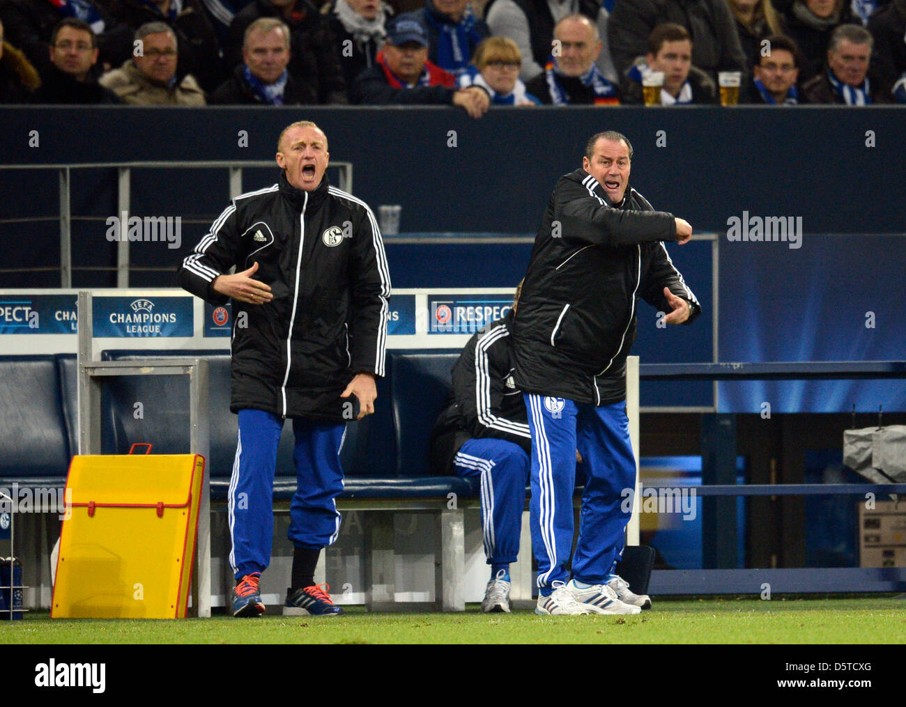 Schalke's Coach Huub Stevens (R) and his assiastant Seppo Eichkorn ...
