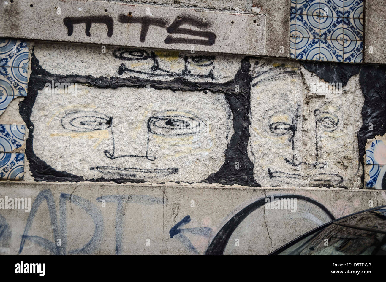 faces in the wall Stock Photo - Alamy