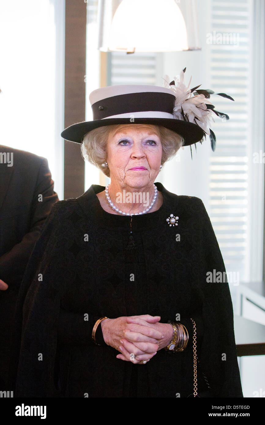 Queen Beatrix of the Netherlands and President Ivan Gasparovic of ...