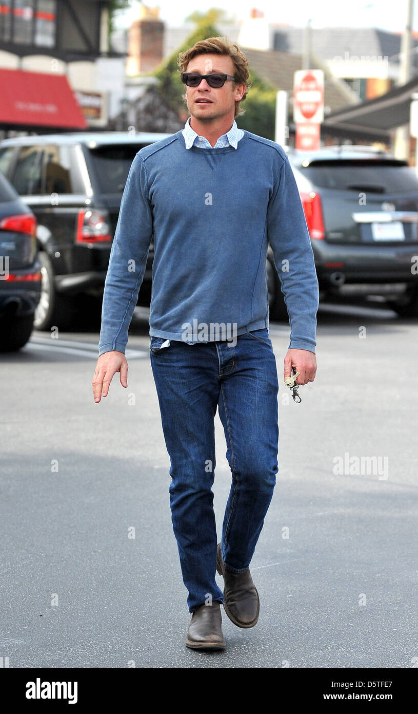 Simon Baker leaving lunch with a friend Los Angeles, California - 20.02 ...