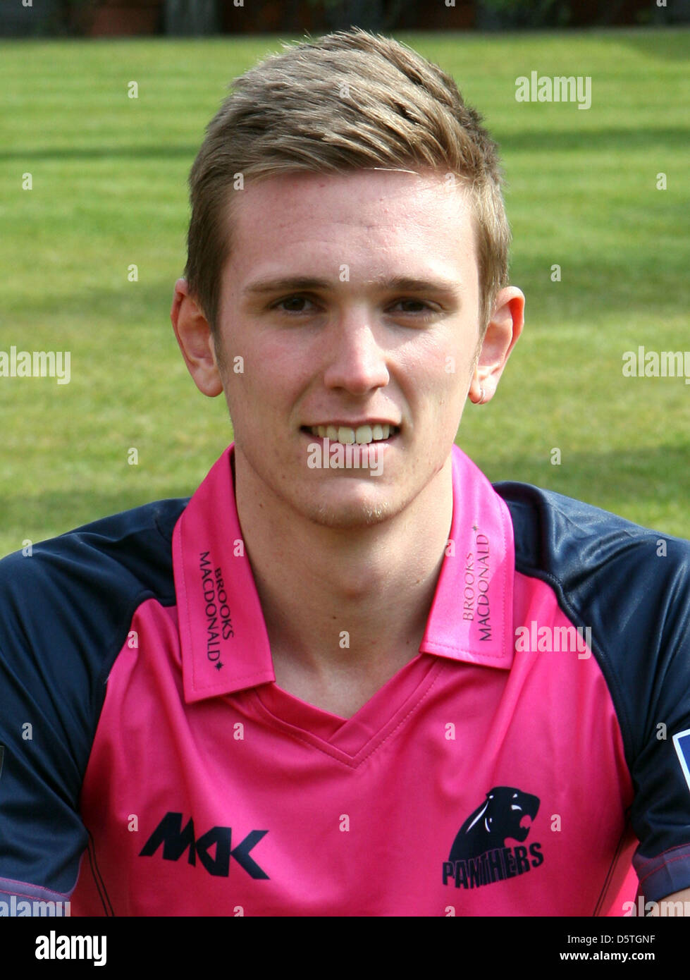 Cricket kit hi-res stock photography and images - Alamy