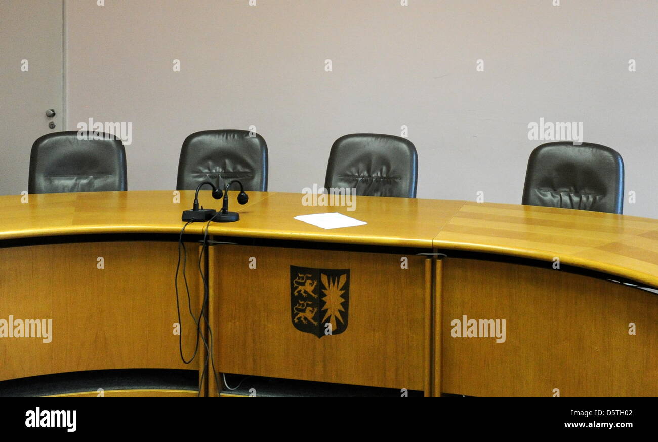 Empty judges bench hi-res stock photography and images - Alamy