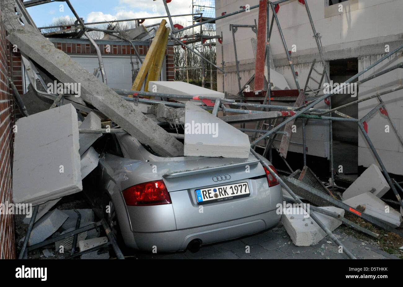 Scaffolding funny hi-res stock photography and images - Alamy