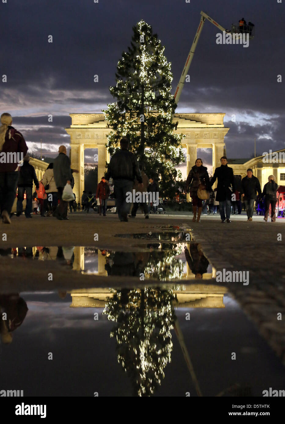 Brandenburger tor weihnachten hi-res stock photography and images - Alamy