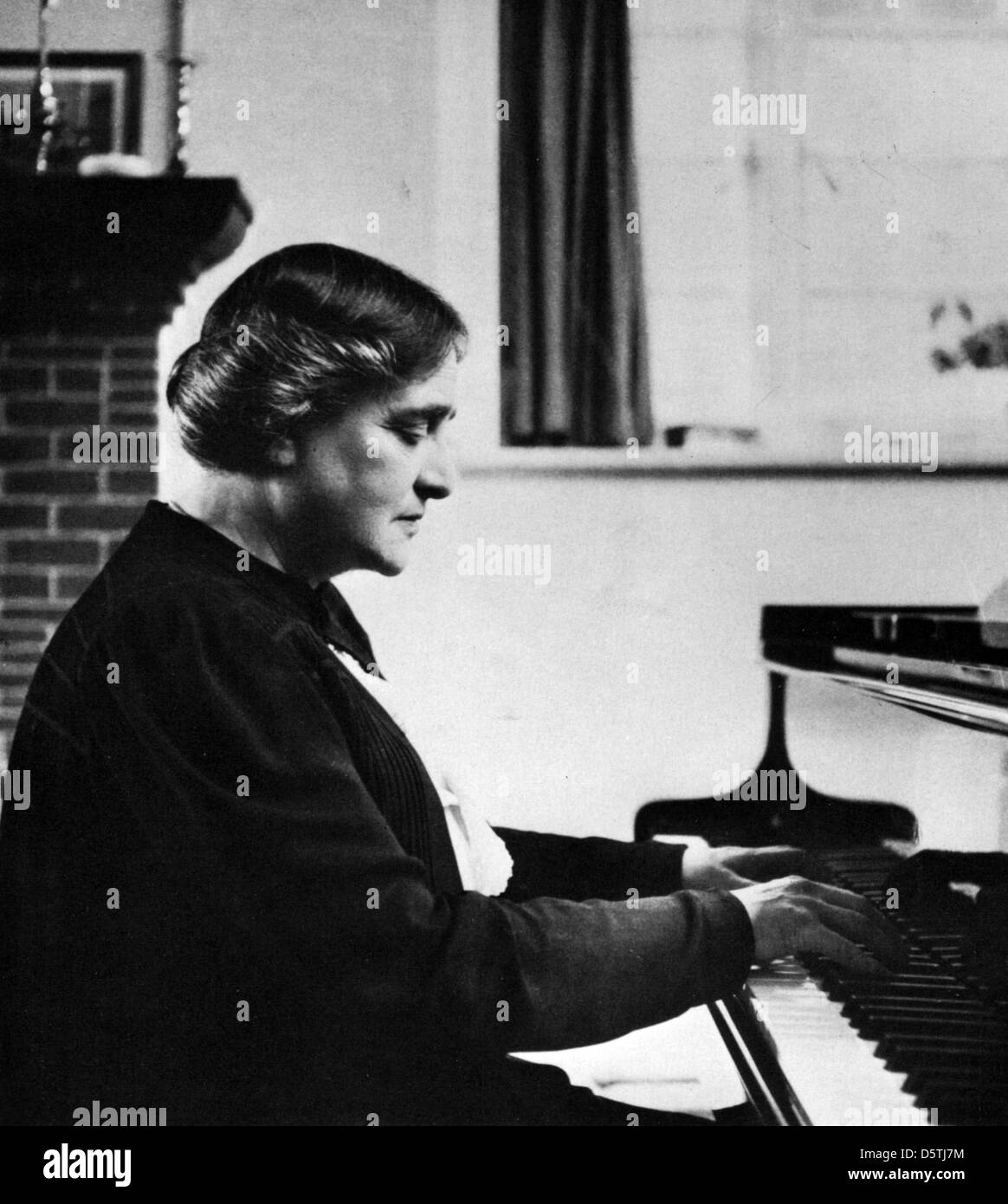 MYRA HESS (1890-1965) British classical pianist Stock Photo - Alamy