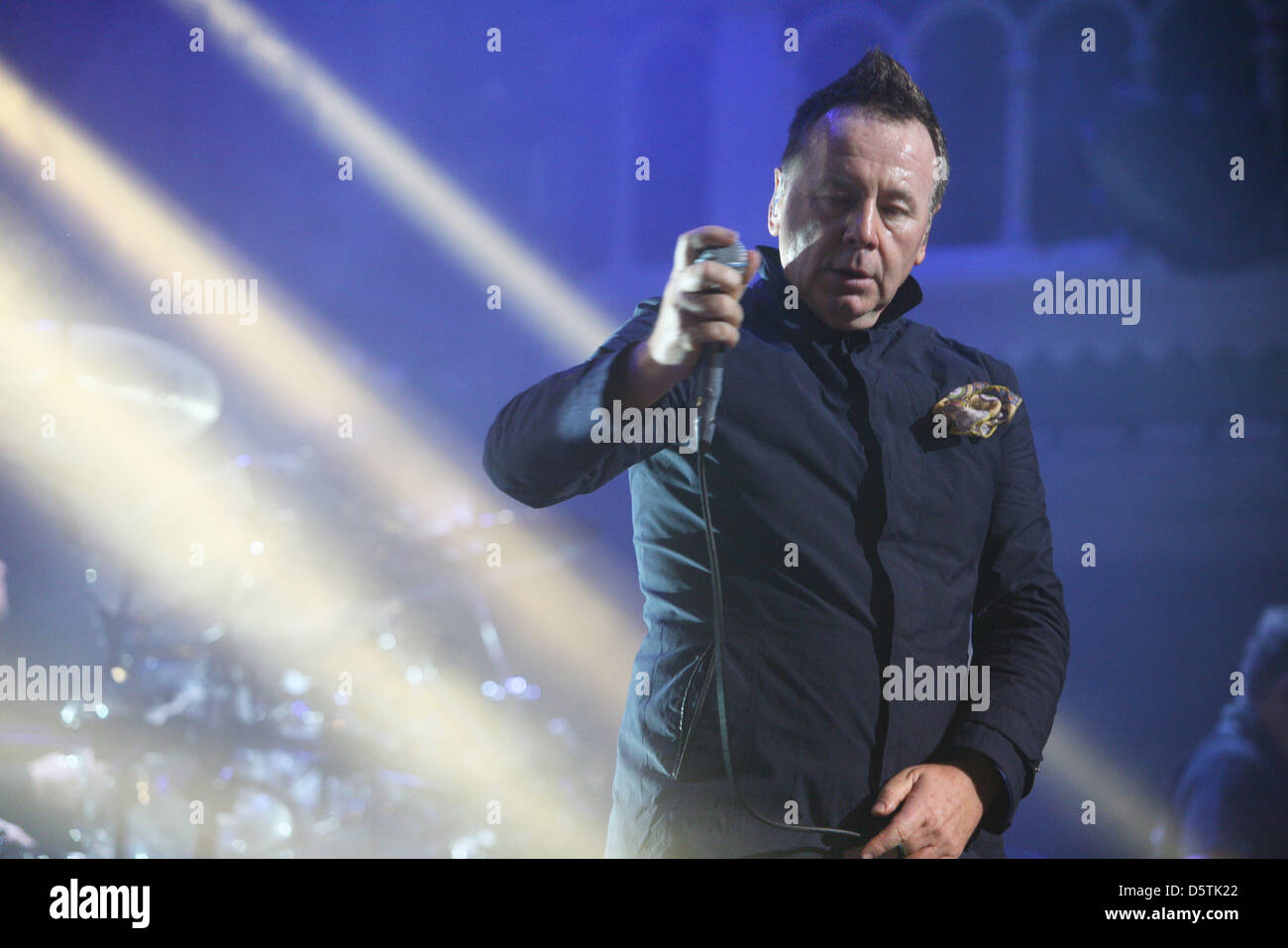 Jim Kerr Simple Minds High Resolution Stock Photography and Images - Alamy