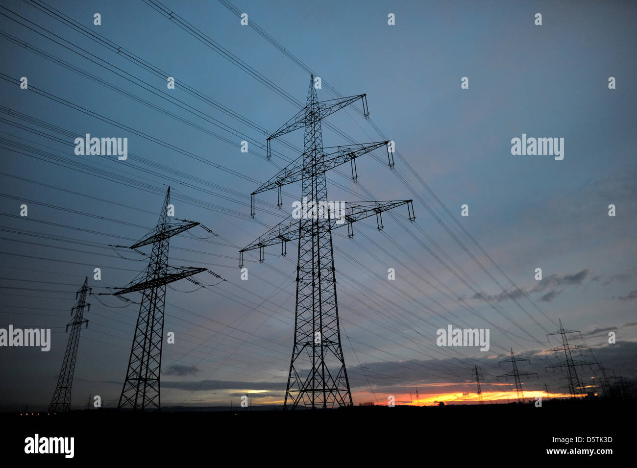 Power grids hi-res stock photography and images - Alamy