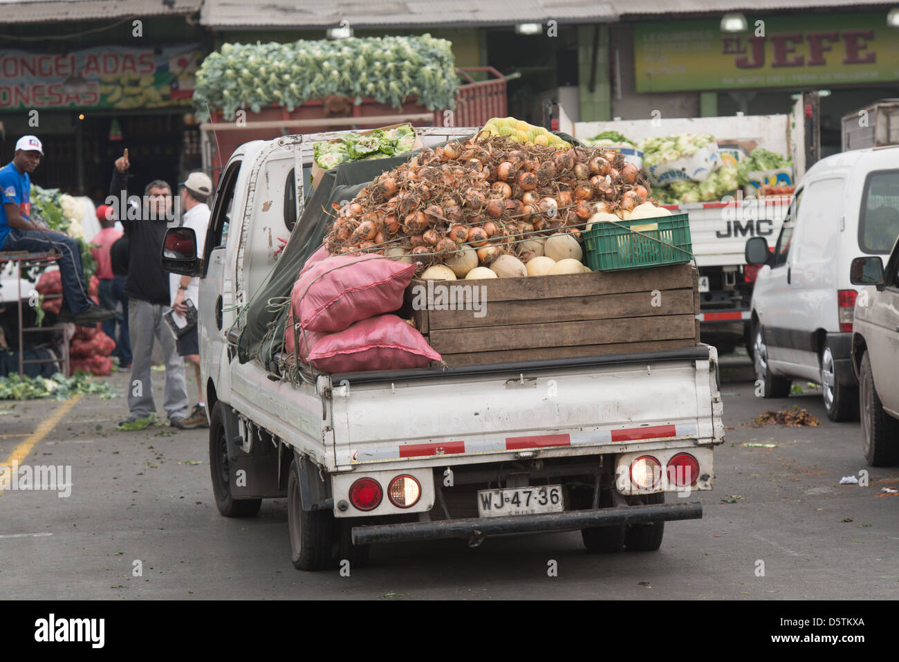 Produce truck hi-res stock photography and images - Alamy