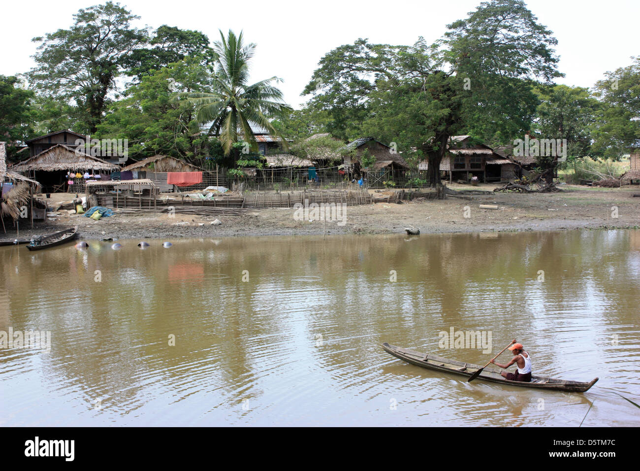 River bago hi-res stock photography and images - Alamy
