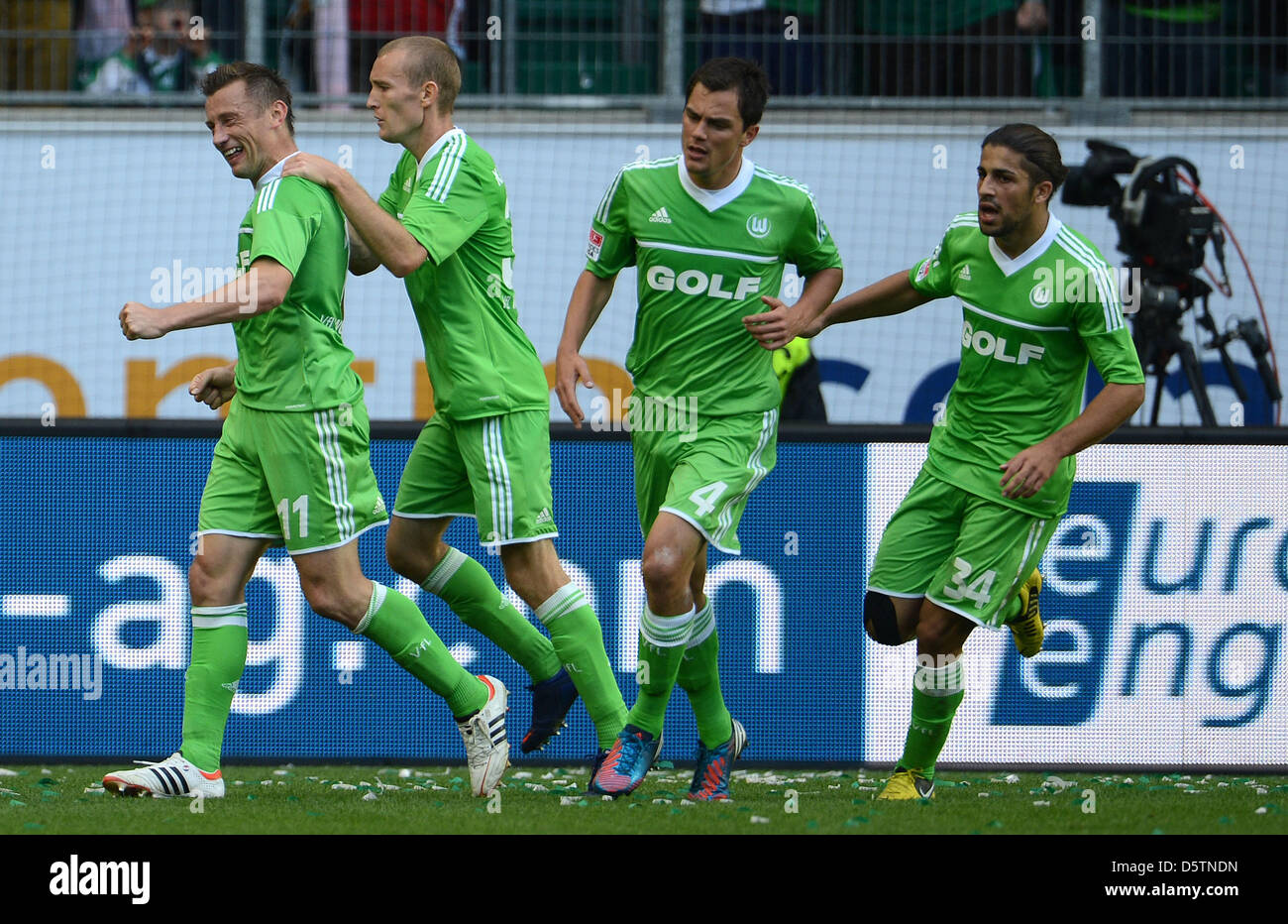 Wolfsburg's Ivica Olic (L-R), Thomas Kahlenberg, Marcel Schaefer and ...