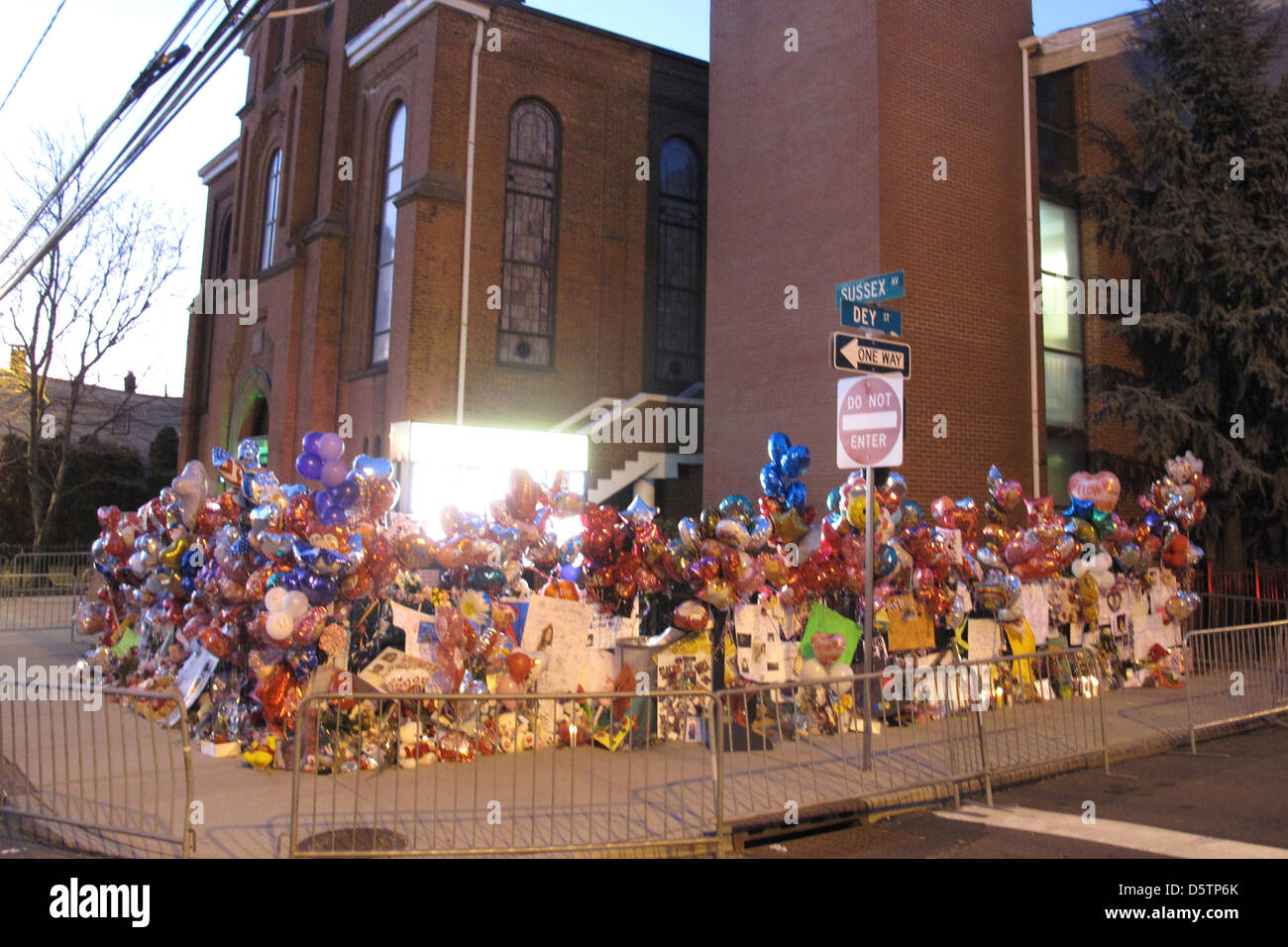Whitney houston funeral hi-res stock photography and images - Alamy