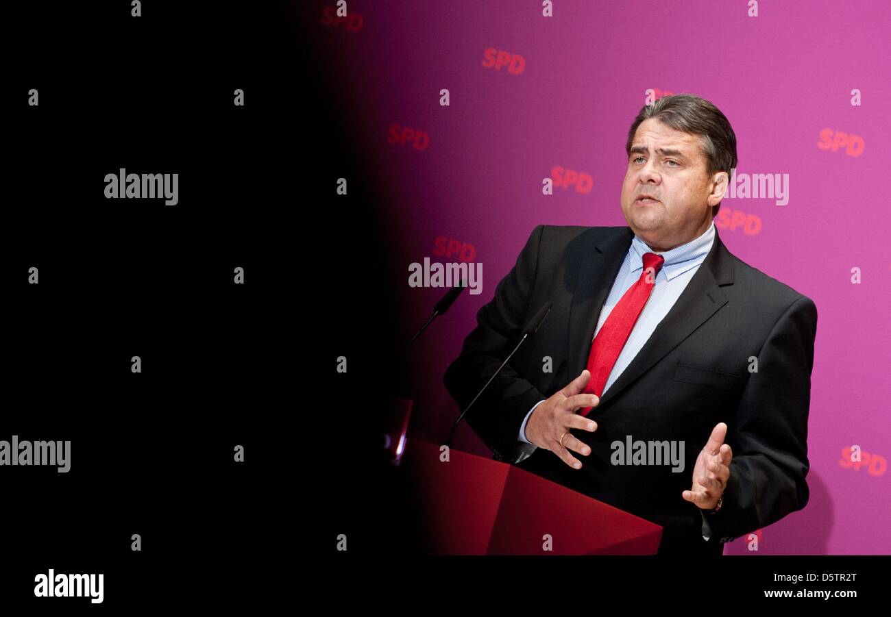 Chairman of the house democratic conference hi-res stock photography ...