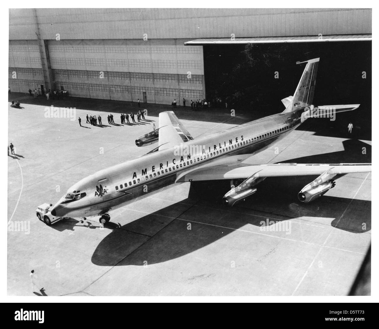 American Airlines Boeing 707 "Stratoliner" roll-out Stock Photo - Alamy