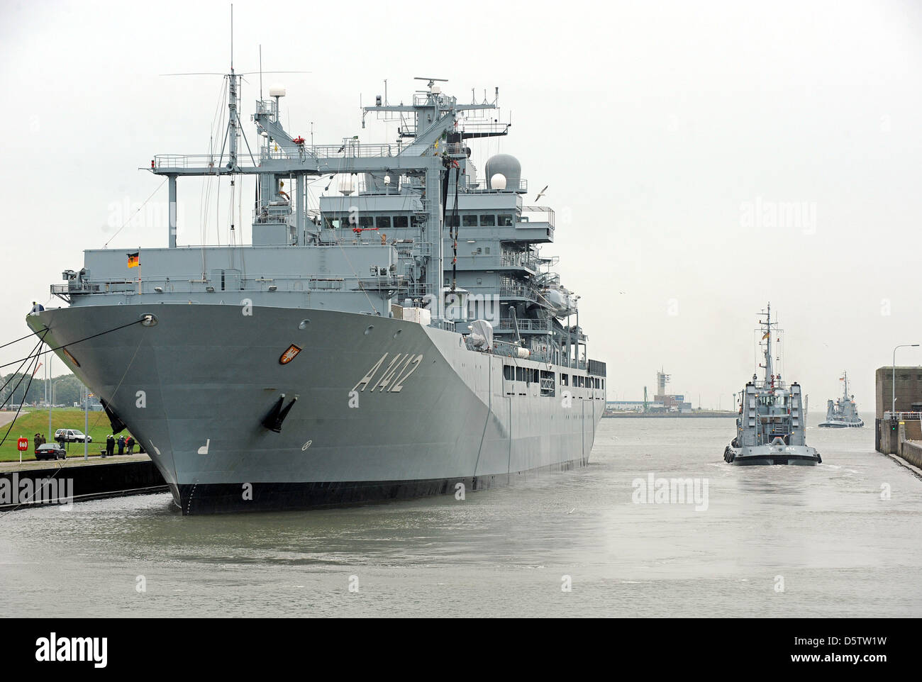 Type 702 Berlin class replenishment ship 'Frankfurt am Main' sails into ...