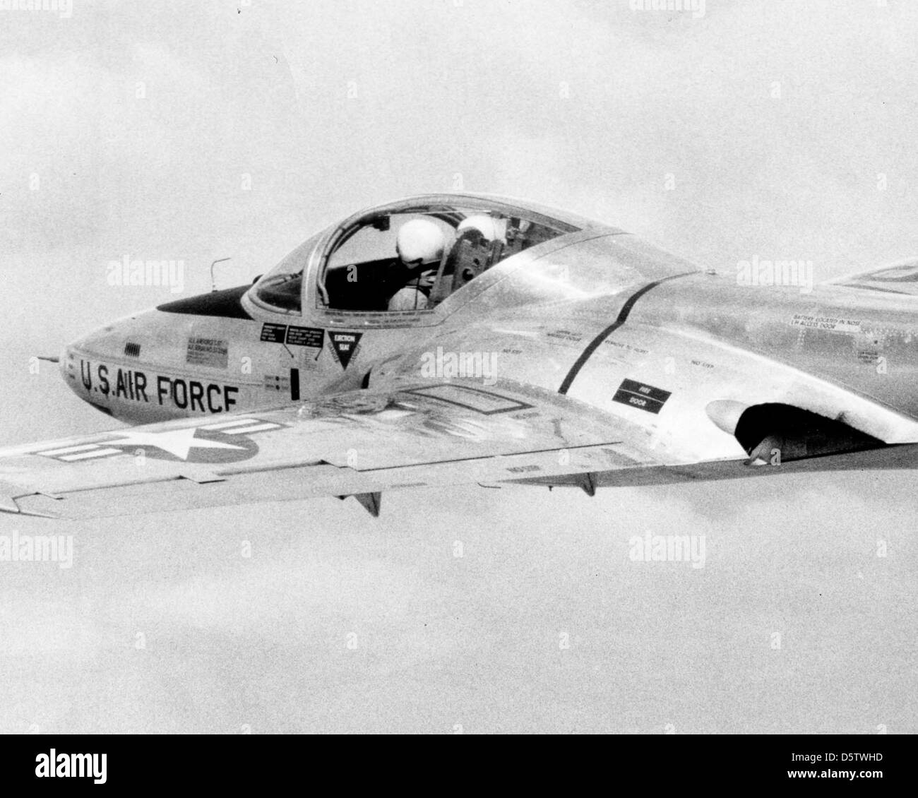 Tandem two seat twin engine jet fighter hi-res stock photography and ...