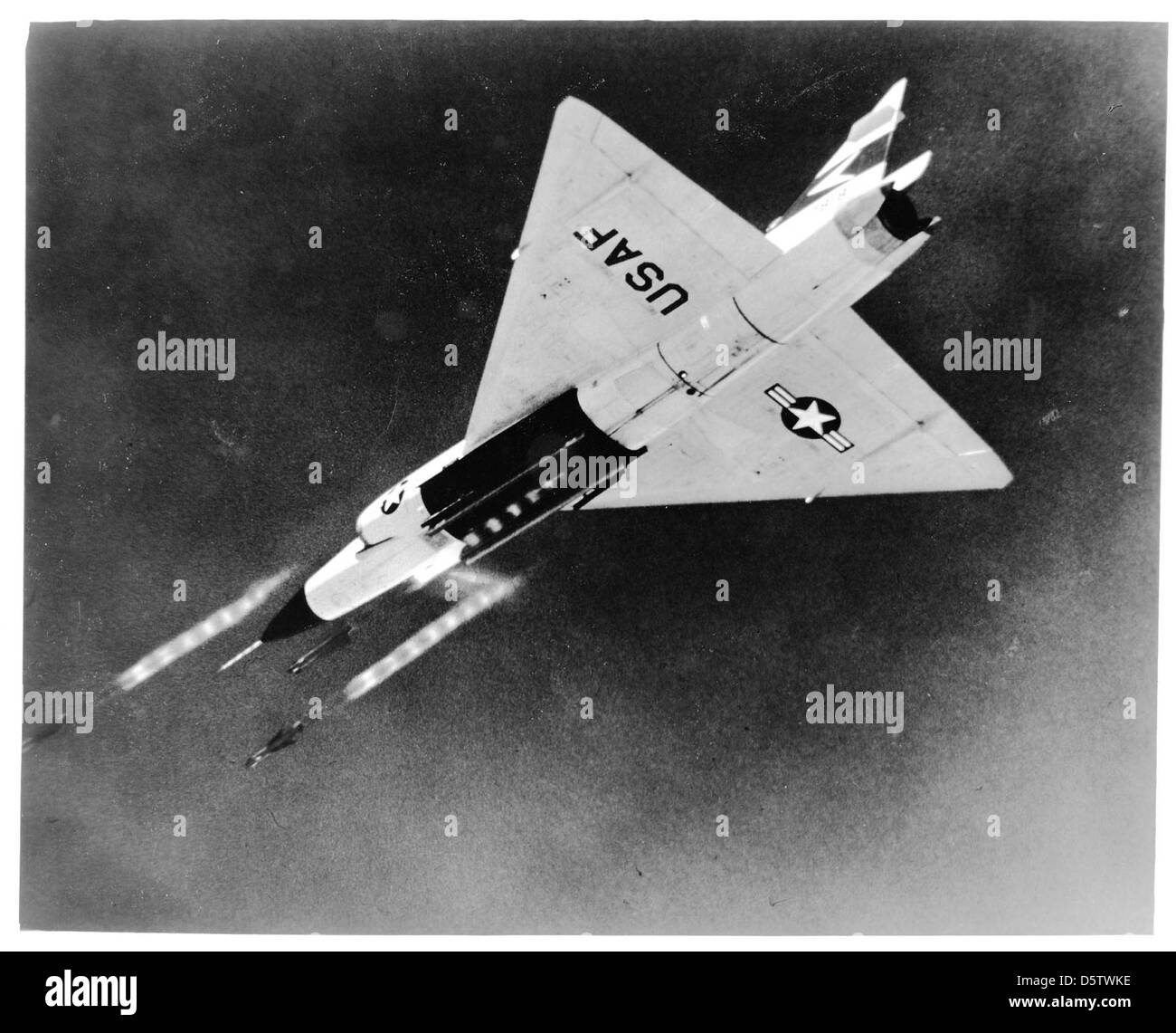 Convair 102a delta dagger airplane hi-res stock photography and images ...