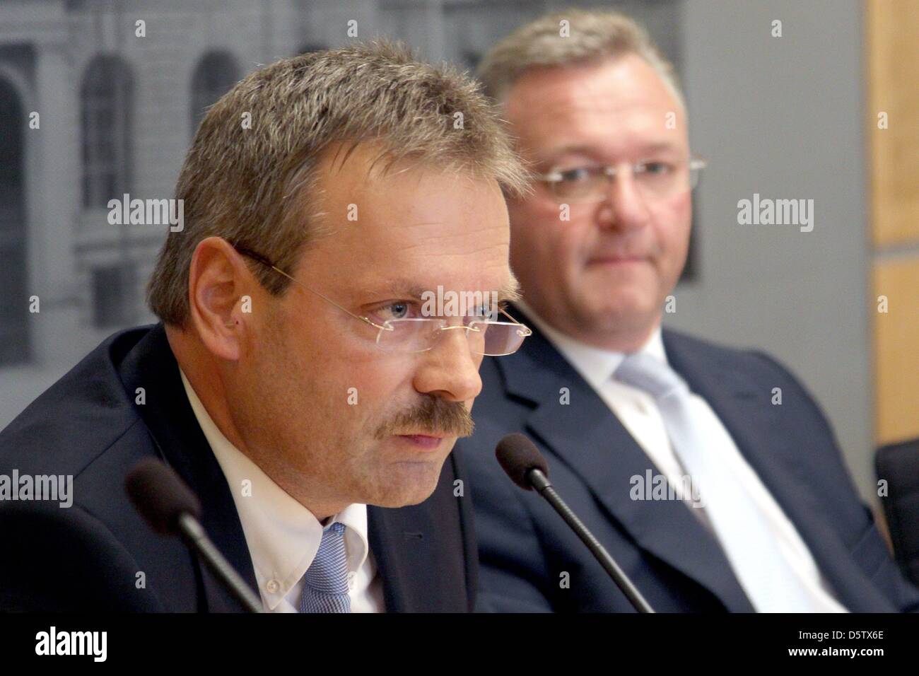 Berlin senator interior frank henkel hi-res stock photography and ...