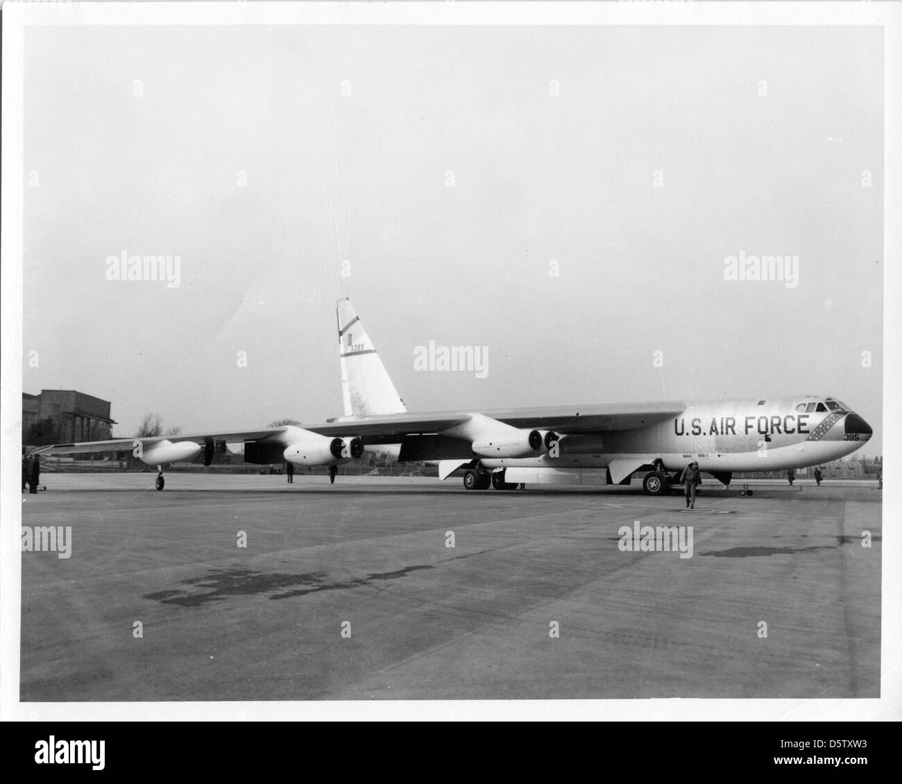 Boeing b 52b stratofortress hi-res stock photography and images - Alamy