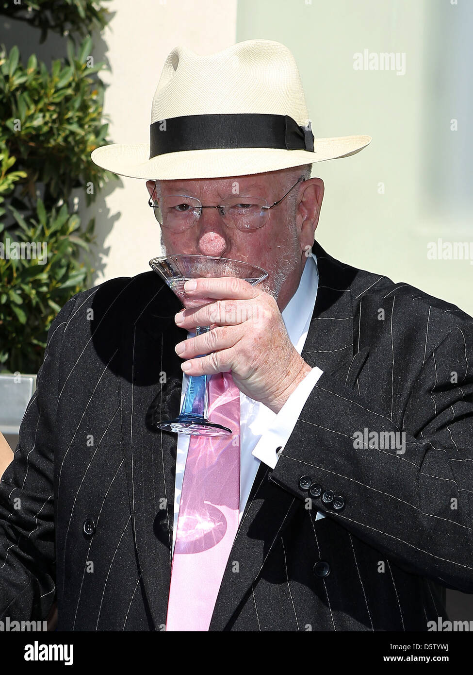 Former Las Vegas Mayor Oscar Goodman Kicks Off 2012 Wet Republic Ultra ...