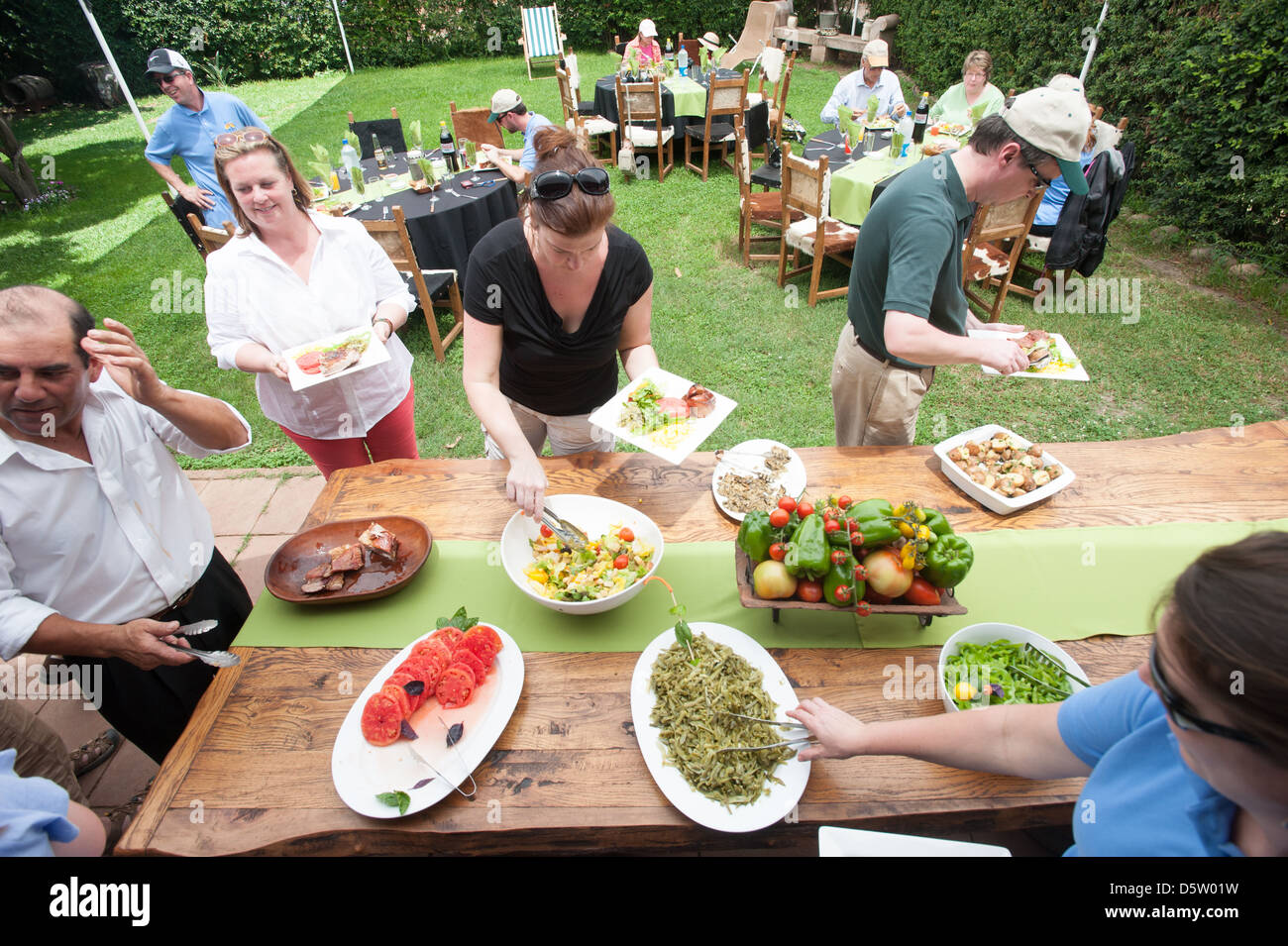 Group gathering hi-res stock photography and images - Alamy