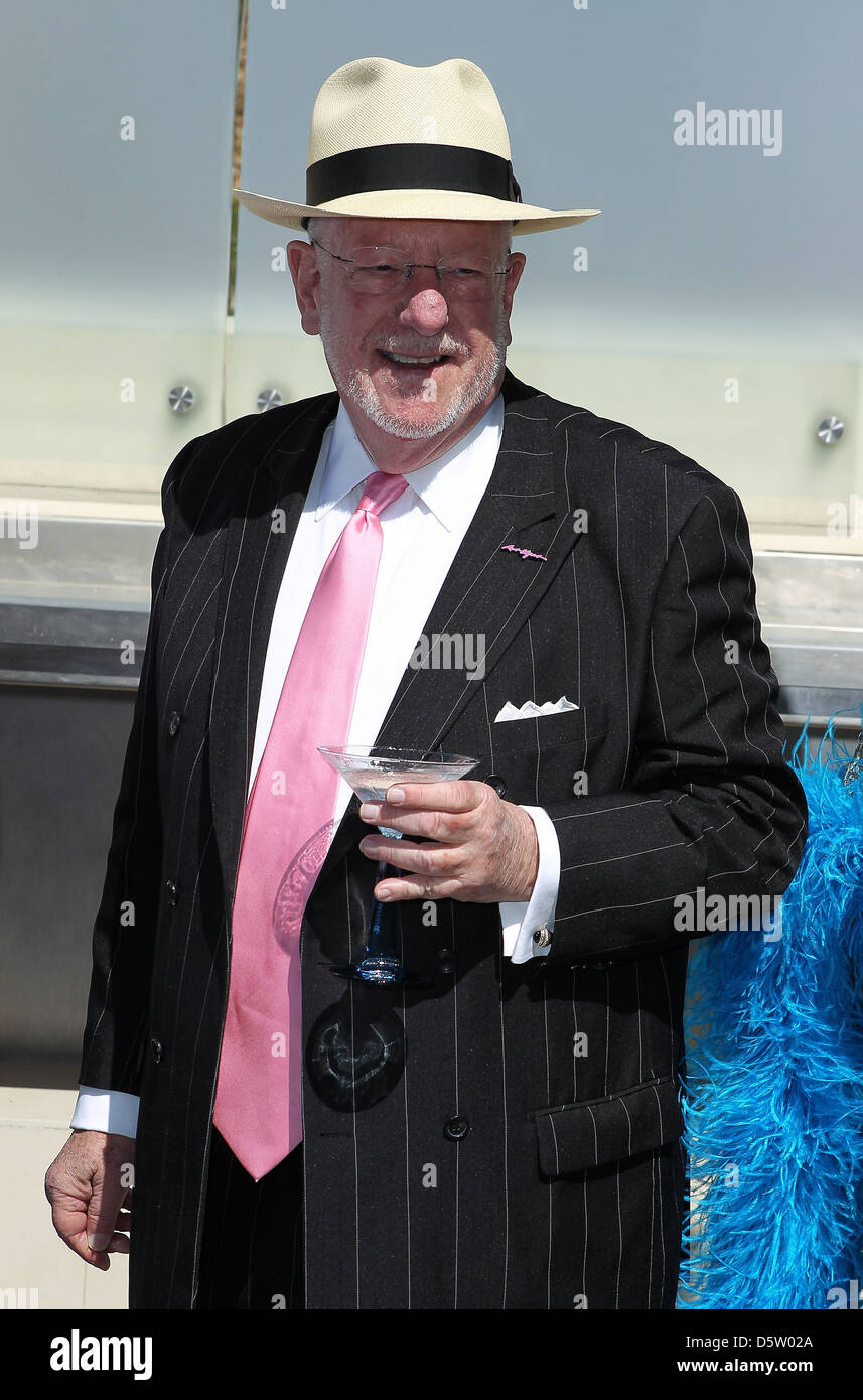 Former Las Vegas Mayor Oscar Goodman Kicks Off 2012 Wet Republic Ultra ...