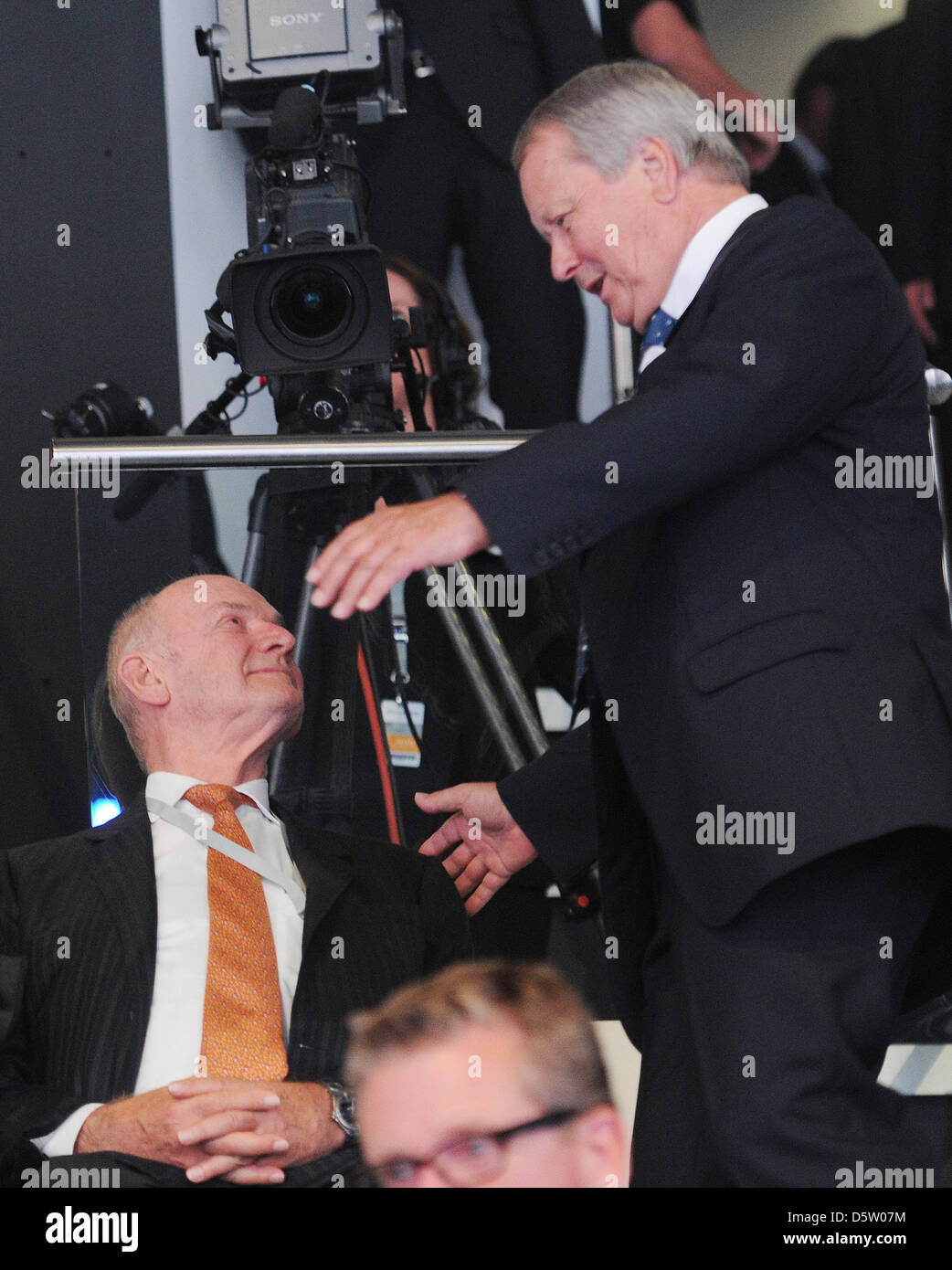 Ferdinand Piech (l), chairman of VW, attends the company evening of VW ...