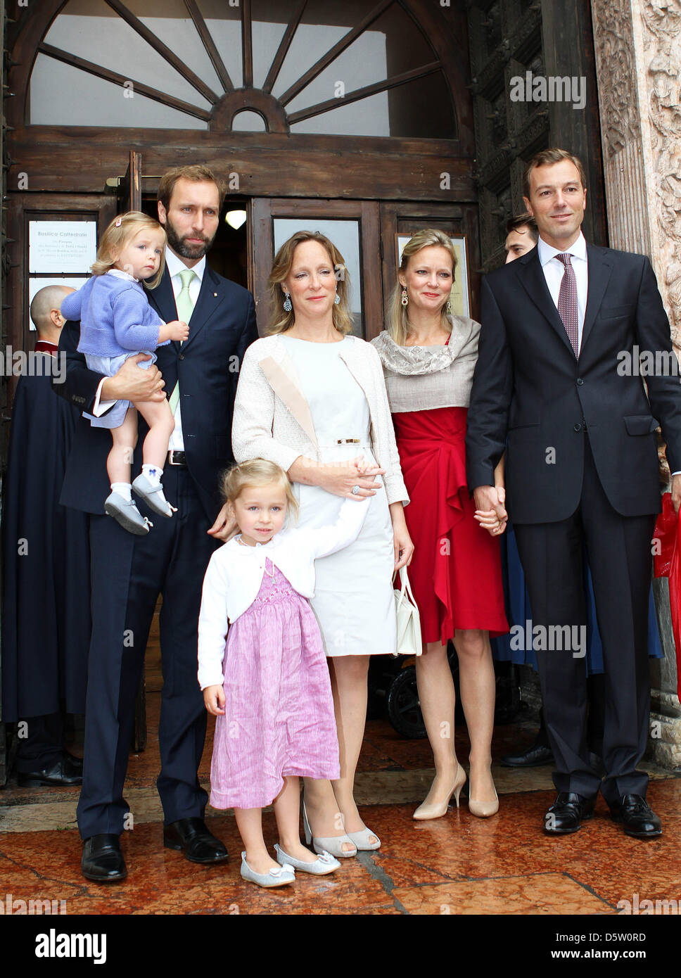 (L-R) Paola ten Cate, Tjalling ten Cate, Julia ten cate, Princess ...