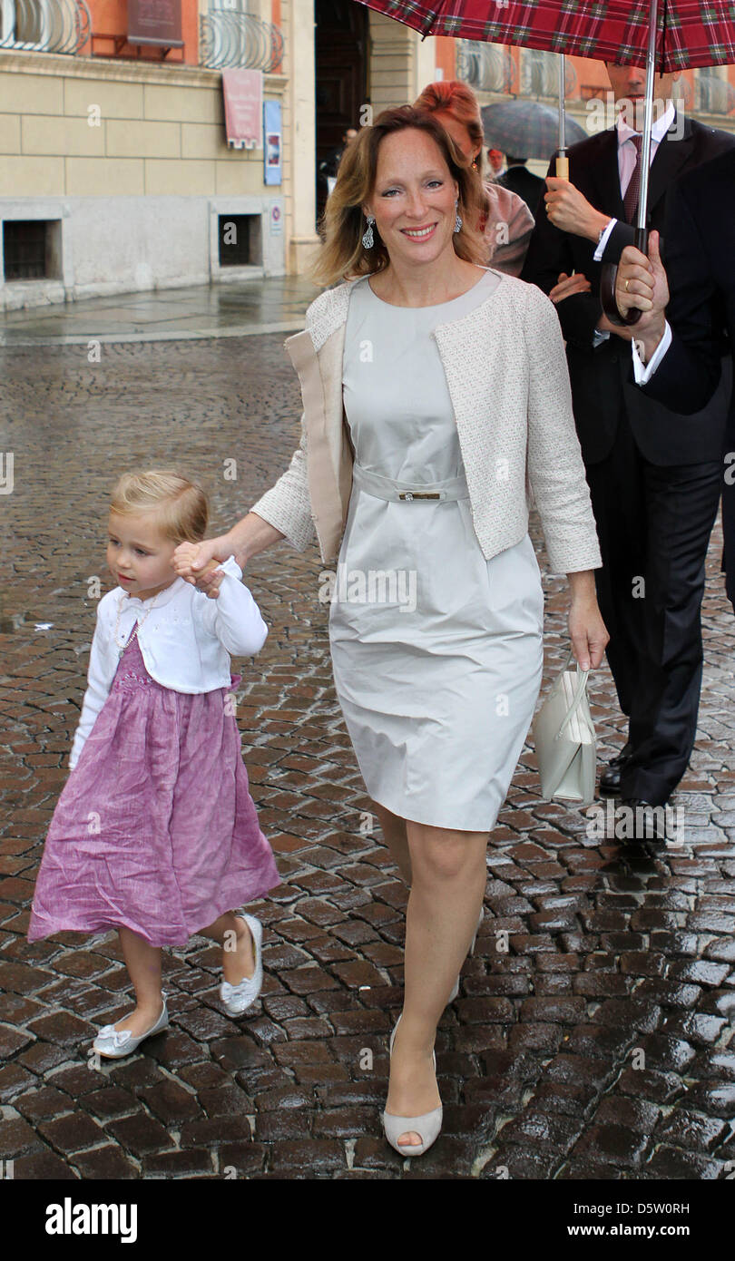 Princess Margarita of Bourbon-Parma with her daughter Julia ten cate (L ...