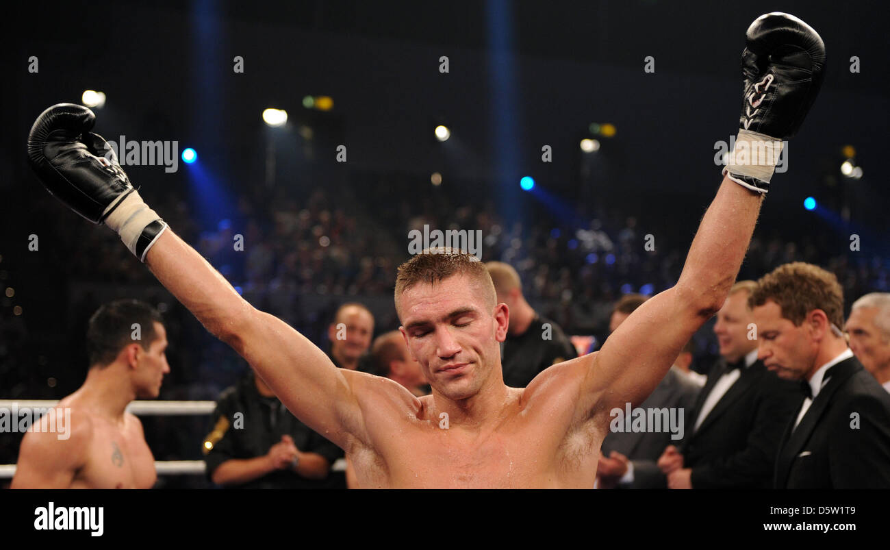 British challenger Mark Thompson is pictured after his defeat in a ...