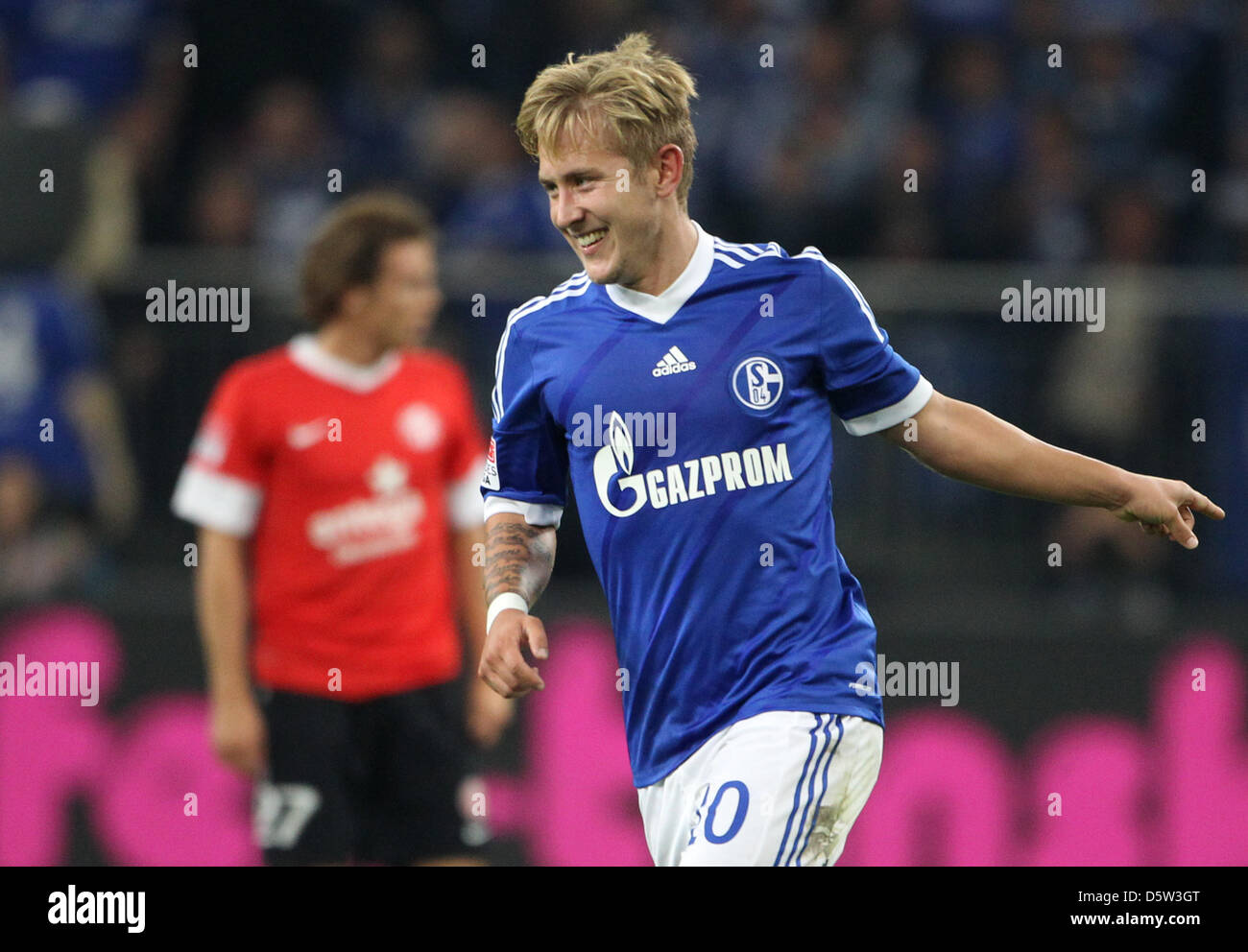 Schalke's Lewis Holtby celebrates his 2:0 during the German Bundesliga ...