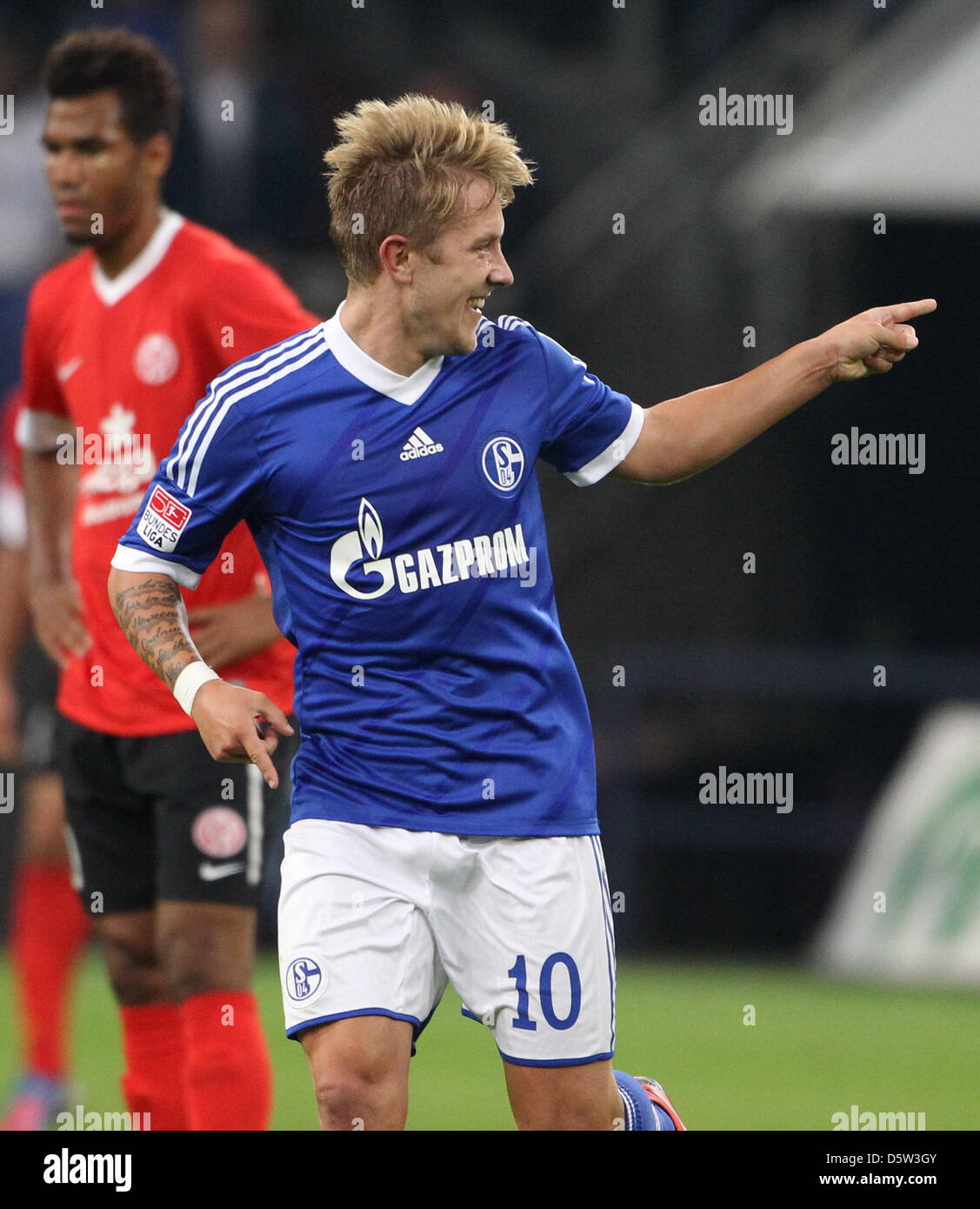 Schalke's Lewis Holtby celebrates his 2:0 during the German Bundesliga ...
