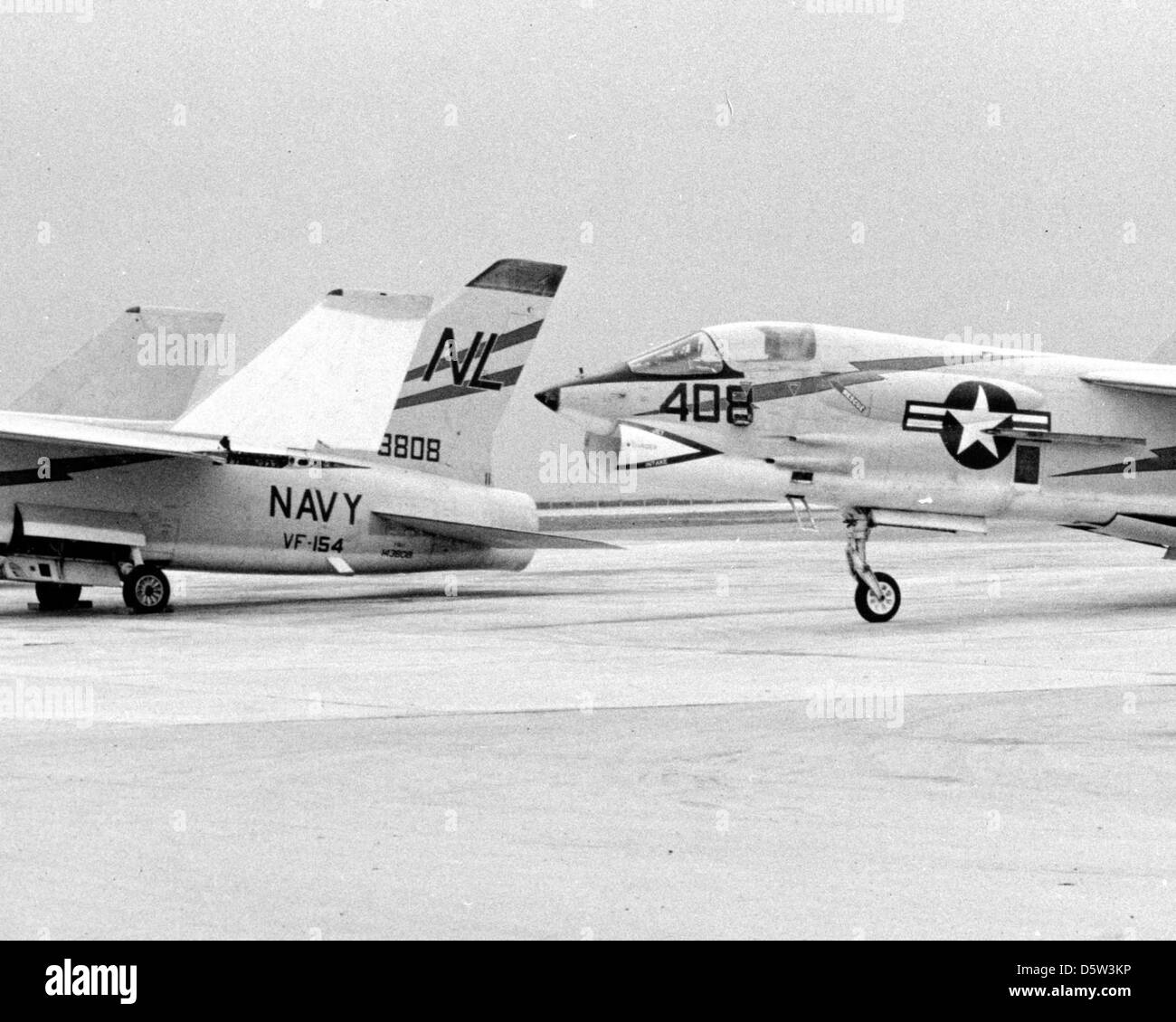 F8u jet hi-res stock photography and images - Alamy