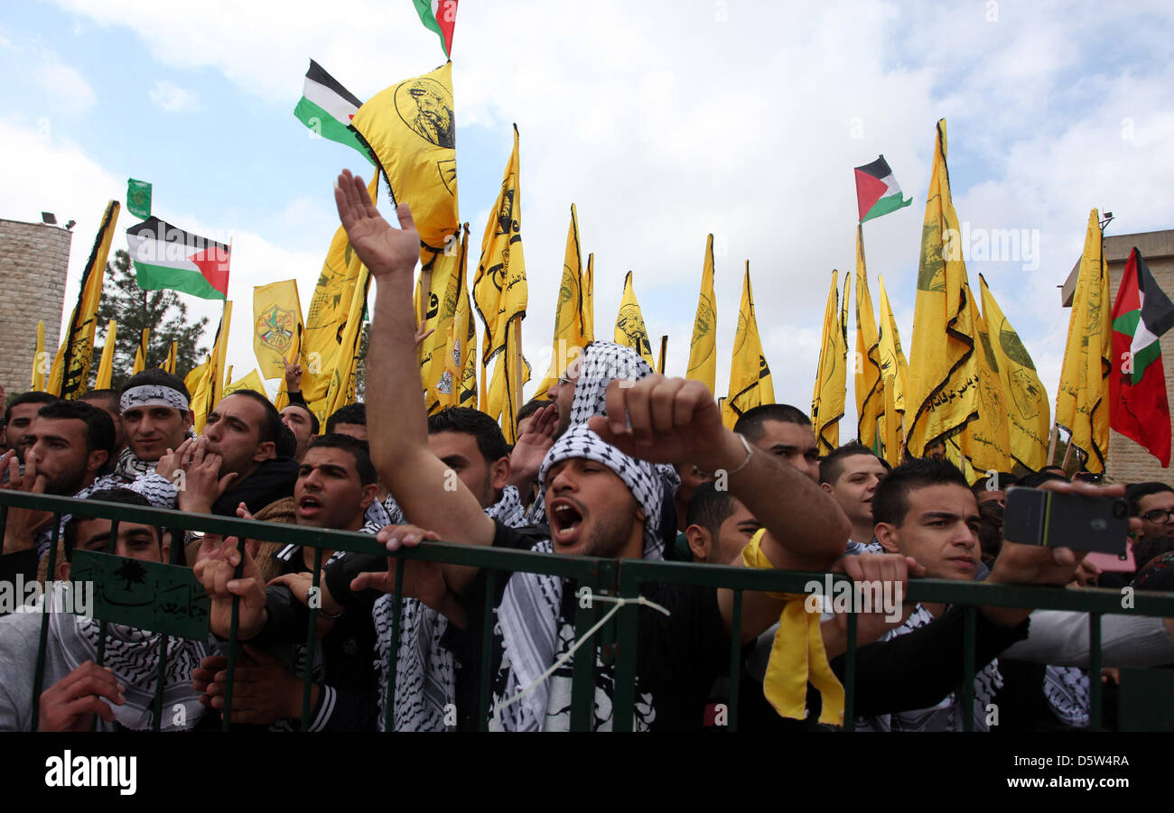 Ramallah, West Bank, Palestinian Territory. 9th April 2013. Palestinian ...