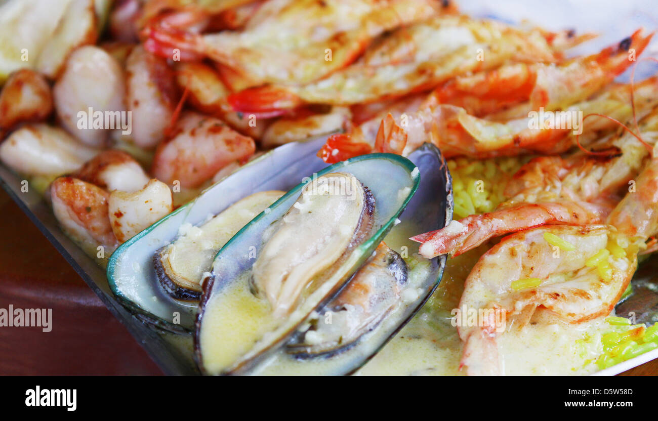Food dinner lunch fresh sea protein hi-res stock photography and images ...