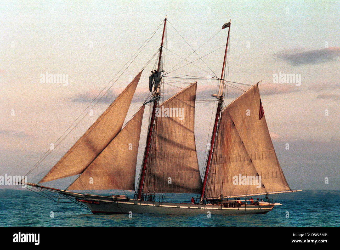Amazing Grace schooner tall ship sails Pacific Ocean, schooner ...