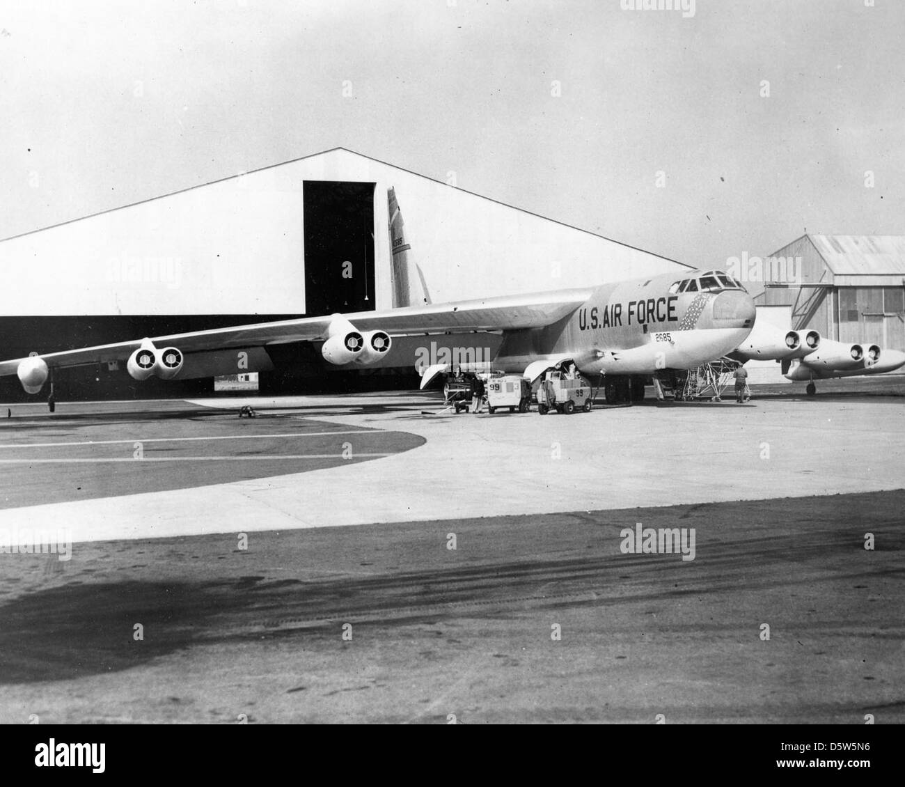 B 52c stratofortress hi-res stock photography and images - Alamy