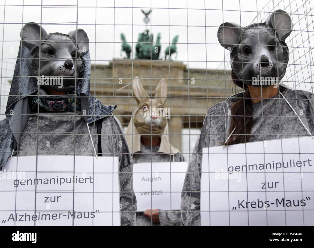 Animal rights posters hi-res stock photography and images - Alamy