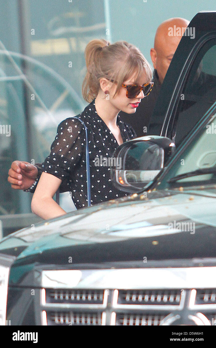 Taylor Swift leaving lunch at Toast Cafe in West Hollywood Los Angeles ...