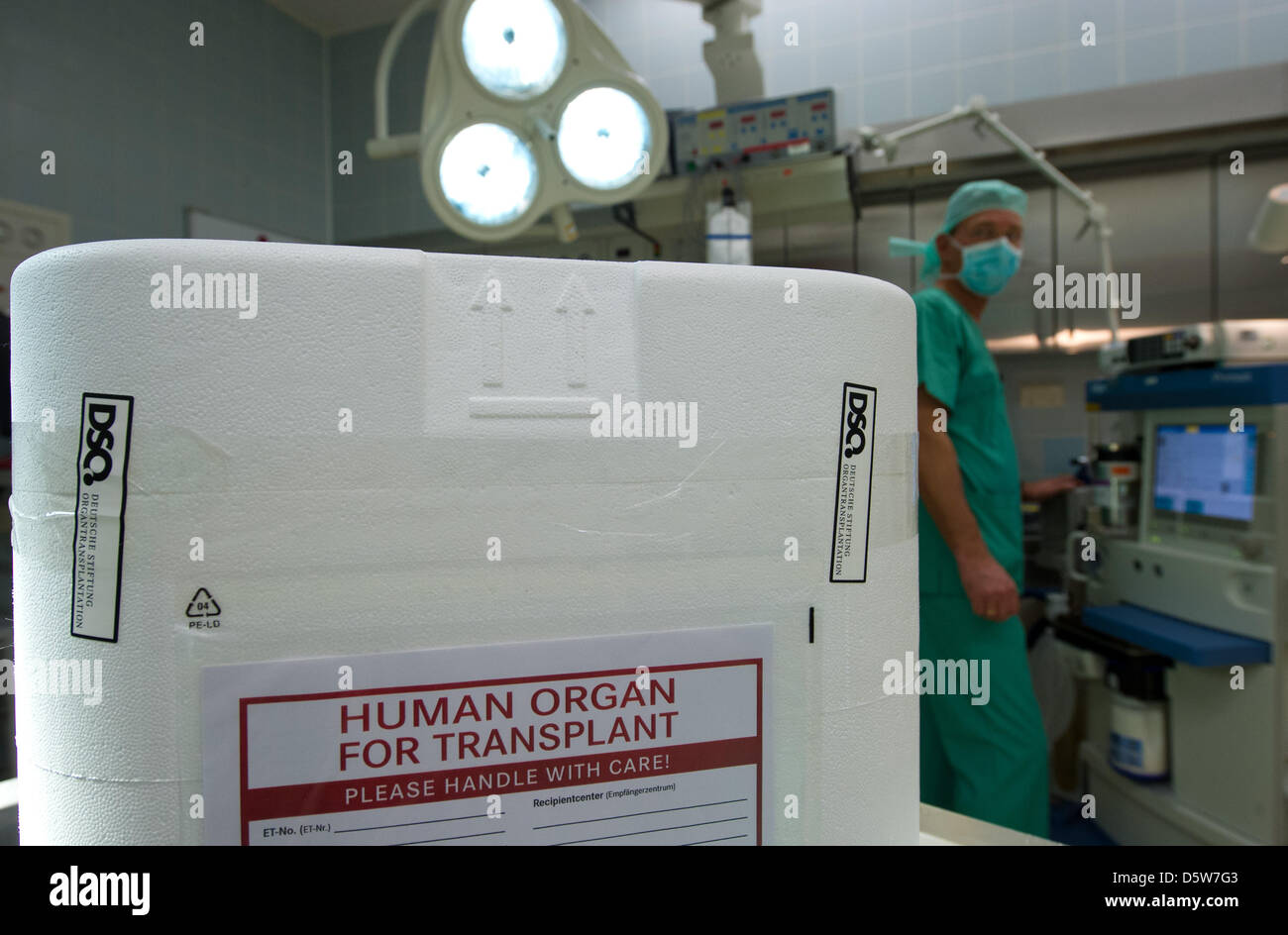 A styrofoam container for the transport of donated organs is pictured ...